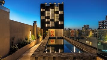 Piscina exterior sazonal