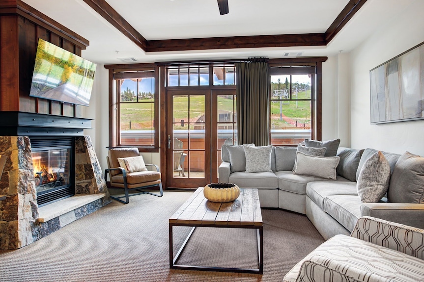 One Ski Hill Luxury Condo - Ski-in/ski-out At Peak 8 Base - Family-friendly - Breckenridge, CO