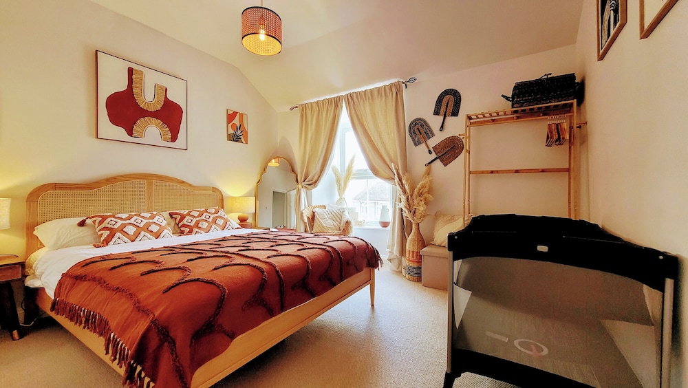 Stylish 2 Bedroom Cottage - Garden And Parking - Walking Distance From Mousehole - Penzance