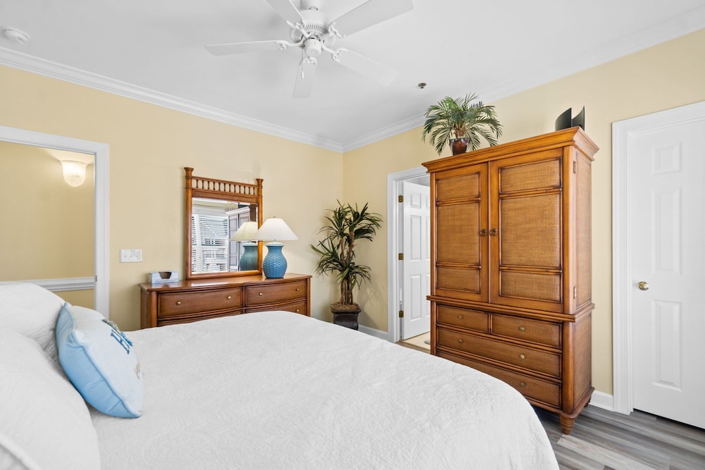 4 Bedroom 4 Bathroom Top Floor, Community Pool, Tennis And Elevator - Sunset Beach, NC