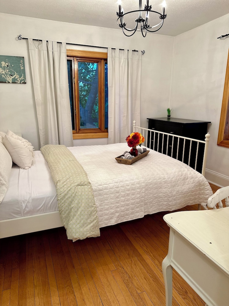 Charming 3-bedroom Semi Detached With Wifi And Ac In Lovely Ottawa - Ottawa