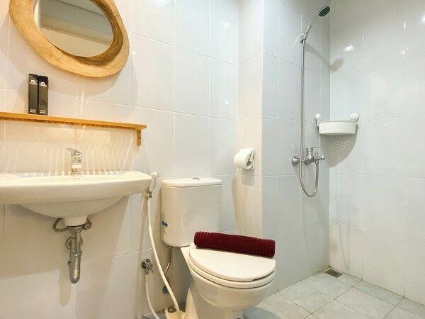 Comfort And Nice Studio Room Patraland Urbano Apartment - Jakarta