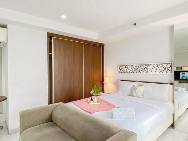 Simply Look Apartment Studio At Azalea Suites - West Java