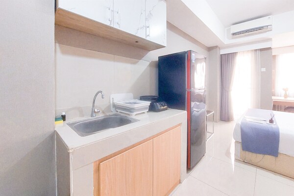 Simply Look Studio At Baileys Apartment - Jakarta