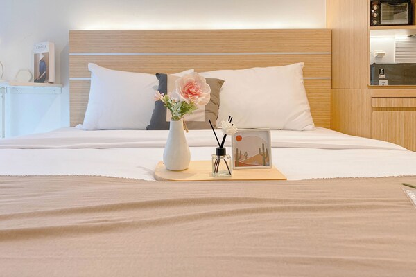 Comfy And Enjoy Studio Room At Tokyo Riverside Pik 2 Apartment - Jakarta