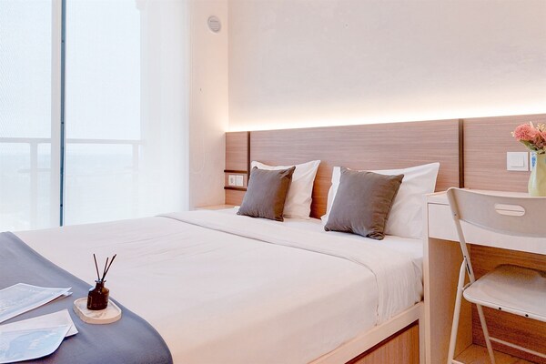 Comfort And Strategic Studio At Sky House Bsd Apartment Near Aeon - Jakarta