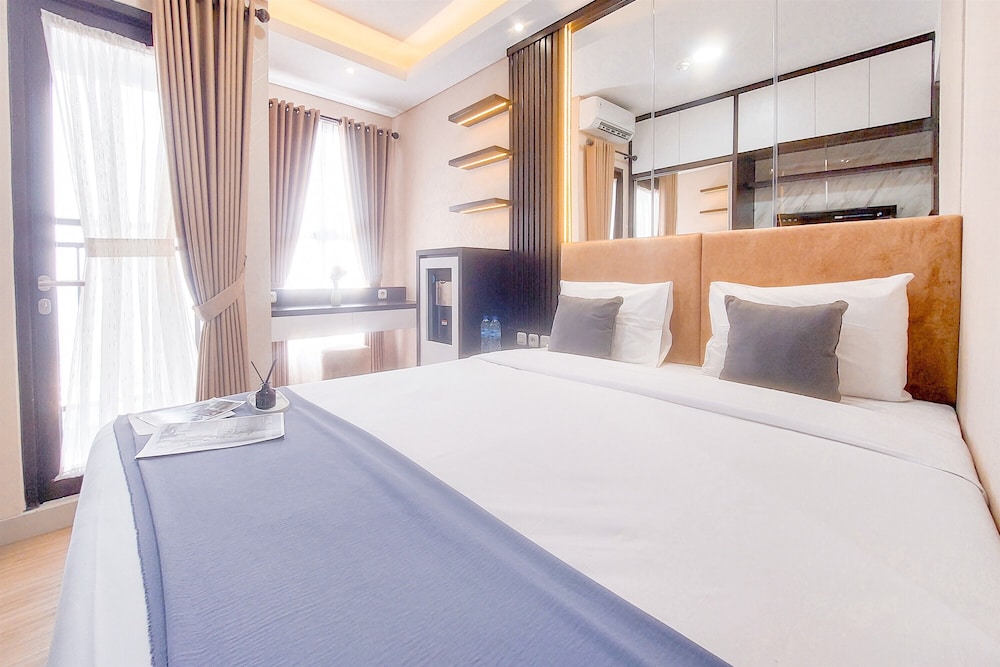 Modern Look And Comfort Studio At Transpark Bintaro Apartment - Jakarta