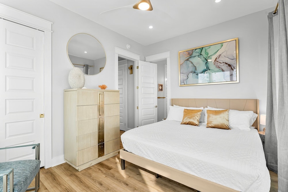 Elegant Coastal Escape | Gulf & Bay Views • Heated Pool • Elevator ...