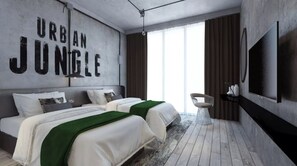 Quarto de hotel moderno com duas camas, uma televisão grande e vista para o exterior.
