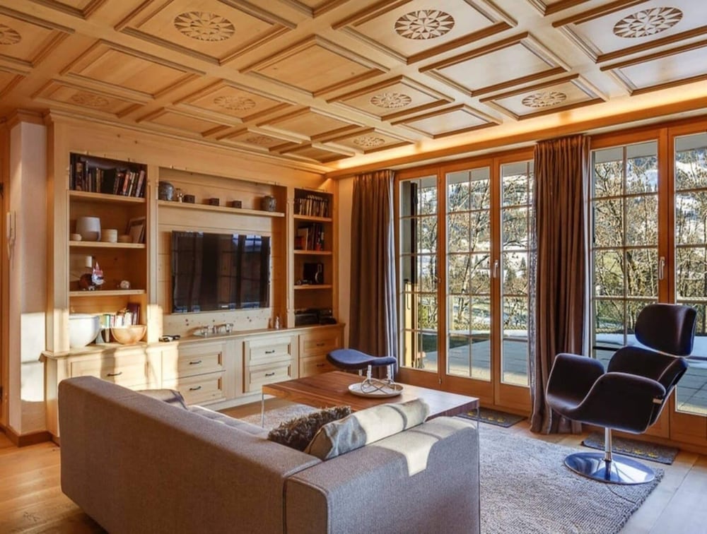 Lush Apartment With Sauna And Hot Tub - Saanen
