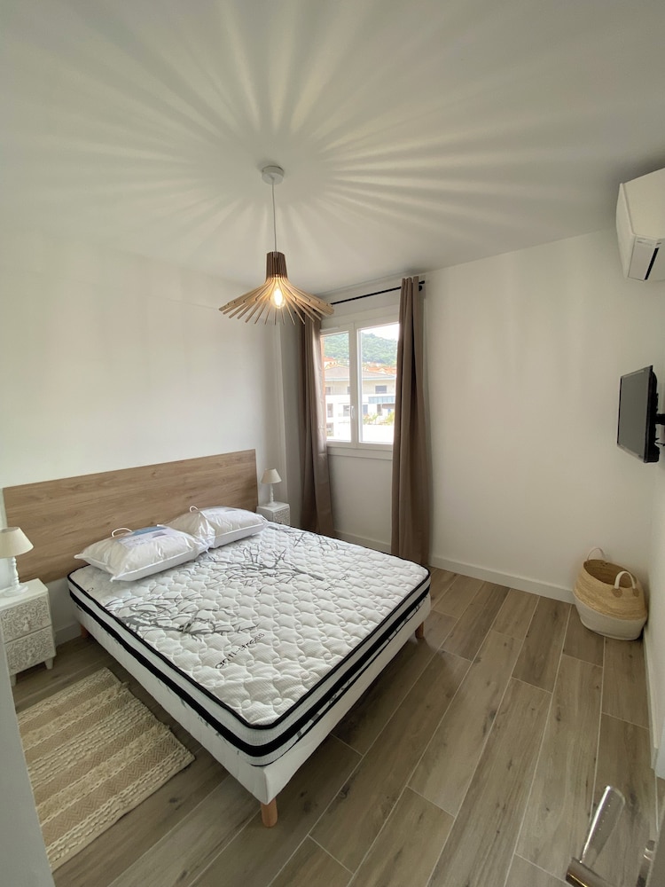Ajaccio magnificent new t2 4p city center air conditioning wifi private ...