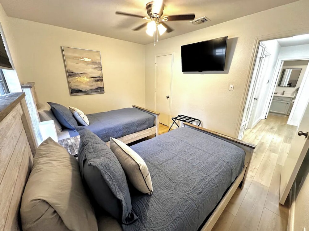 Family-friendly Home At The Heart Of Dfw- Close To All Popular Attrations! - Grapevine, TX