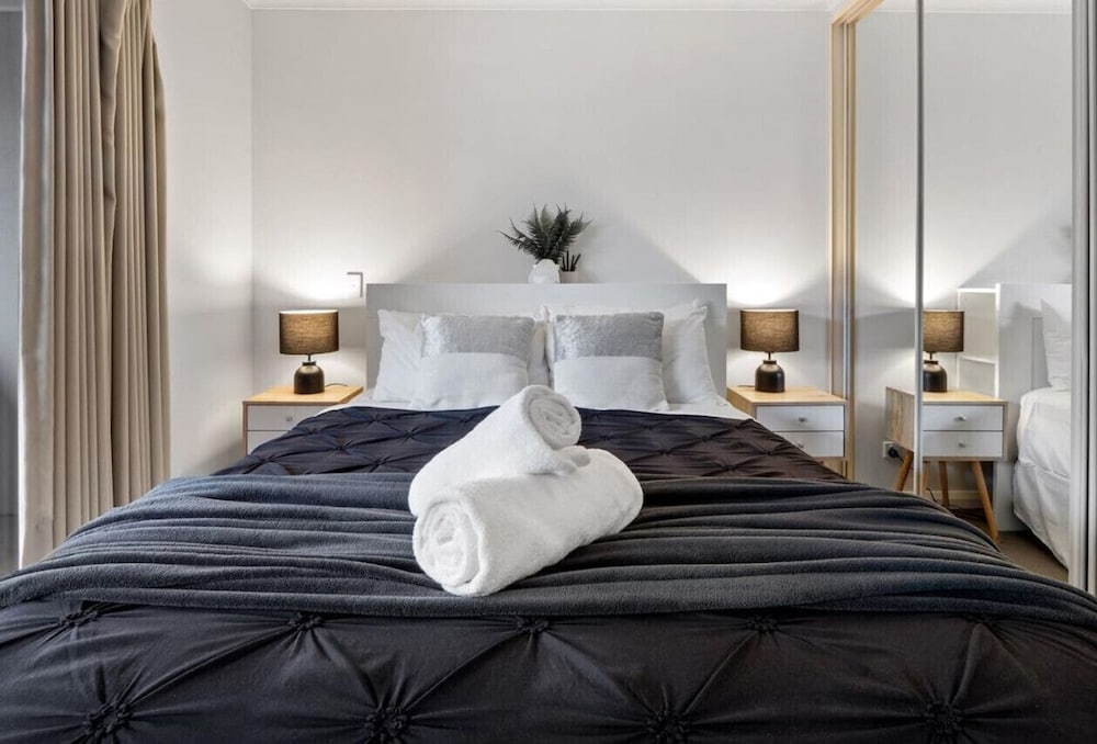 Forest Edge Villa | Family Friendly | Walk To Town - Margaret River