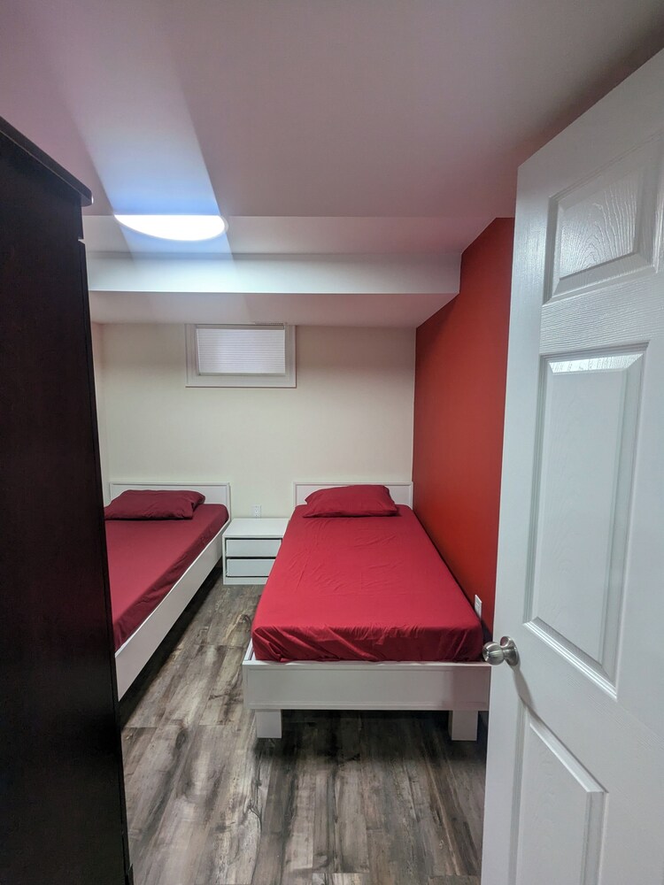Cozy 2-bedroom Apartment In Brampton With Ac, Wifi, And Separate Entrance - Brampton