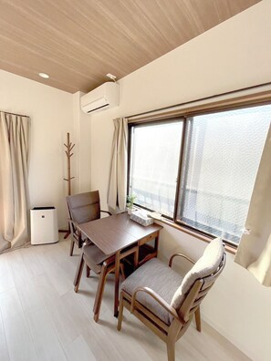 Apartamento Básico, não fumadores | Sala