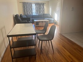 Apartamento | Área de estar | TV de tela plana