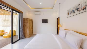 Villa, 2 quartos, vista para a piscina | 2 quartos, secretária, Wi-fi grátis