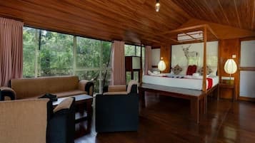 Quarto luxo, vista para a montanha | Escrivaninha, Wi-Fi de cortesia