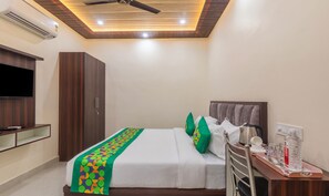 Quarto standard | Individualmente mobiliados, escrivaninha, cortinas blackout