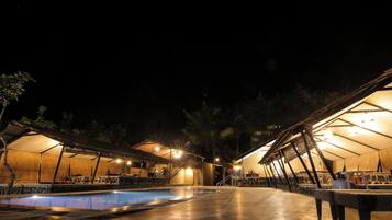 Piscina externa