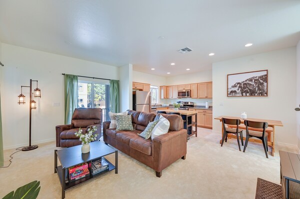 2 Mi To Dtwn Flagstaff: Home W/ Balcony! - Flagstaff, AZ