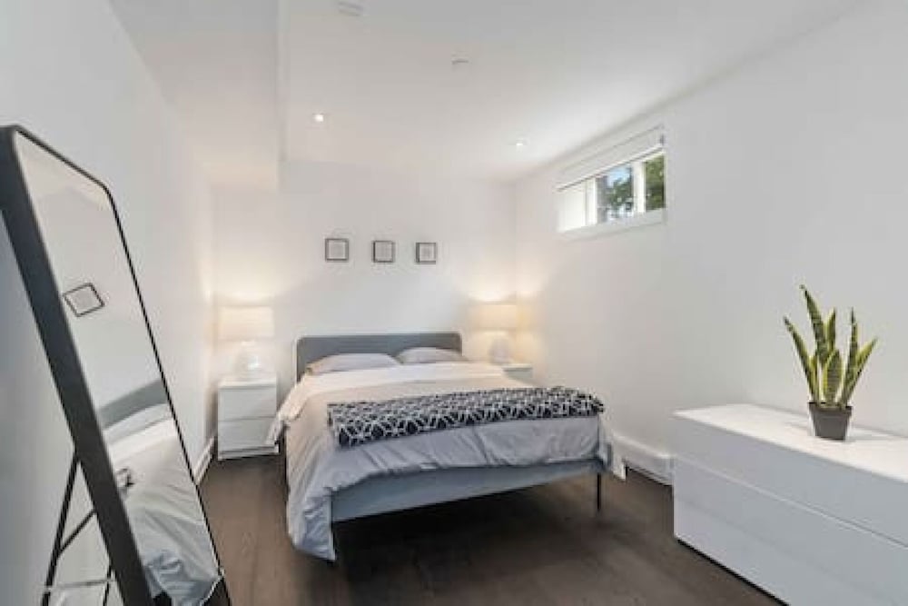 Modern & Stylish Gem In East Van - North Vancouver