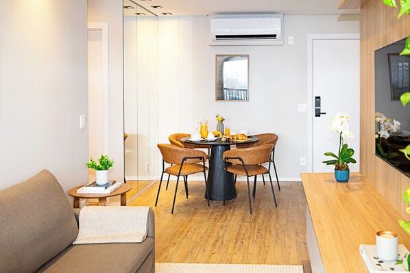 Apartamento Básico | Sala de jantar
