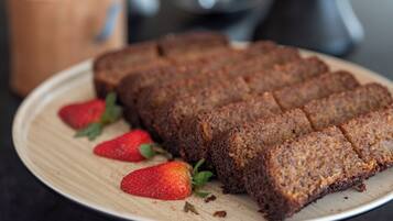 Café da manhã com buffet grátis todos os dias