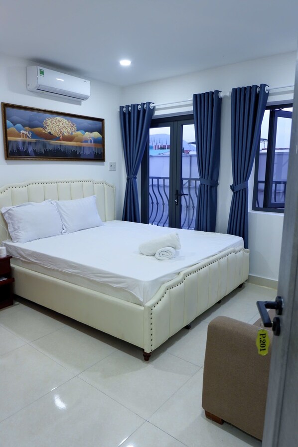 Cofre no quarto, secretária 