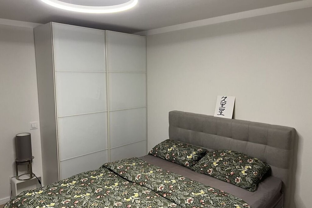 Ferienwohnung Mit 2 Schlafzimmer - Schwerin