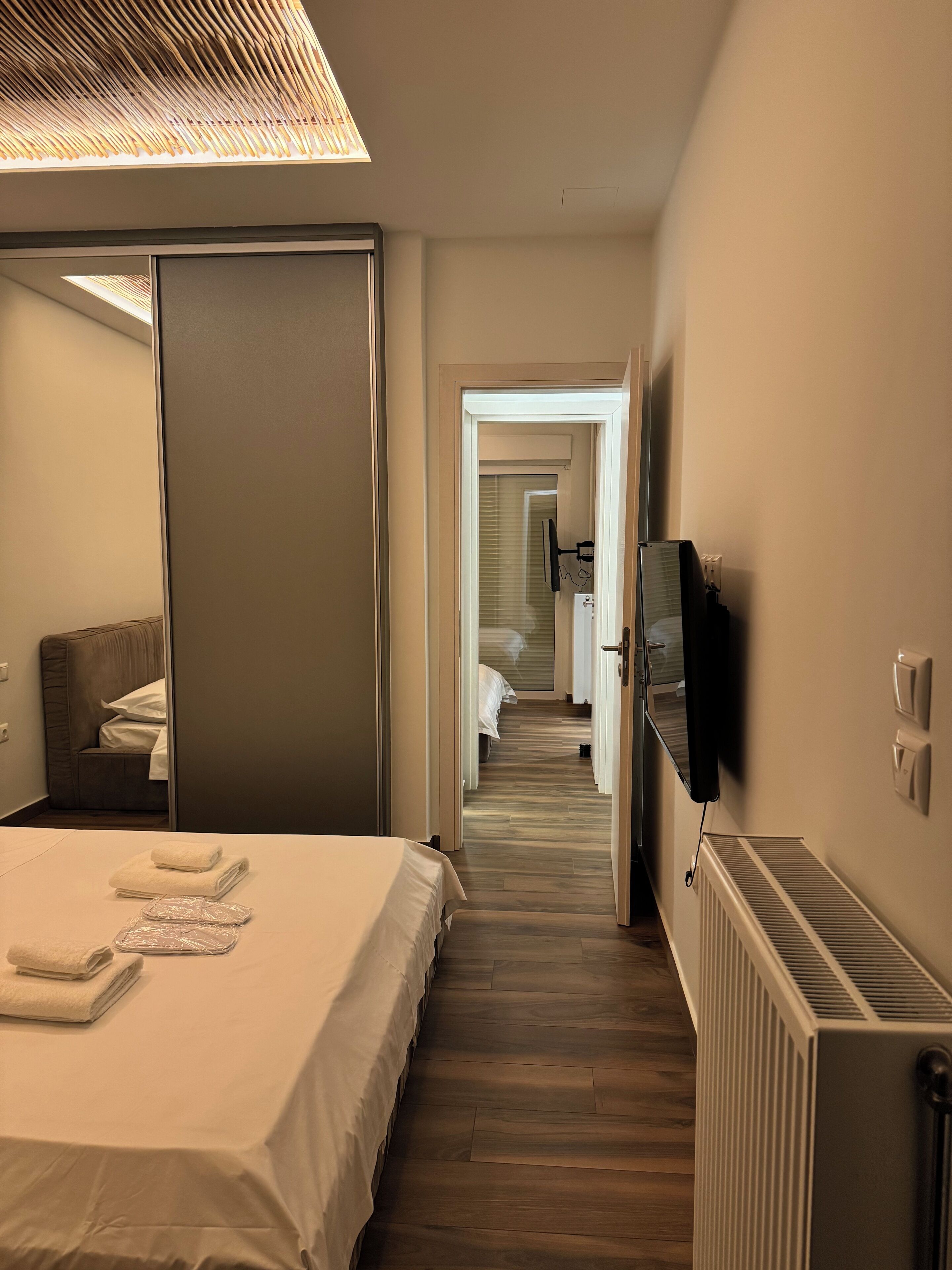 Condo superluxo, vista para a cidade | 2 quartos, roupas de cama premium, edredons de pluma