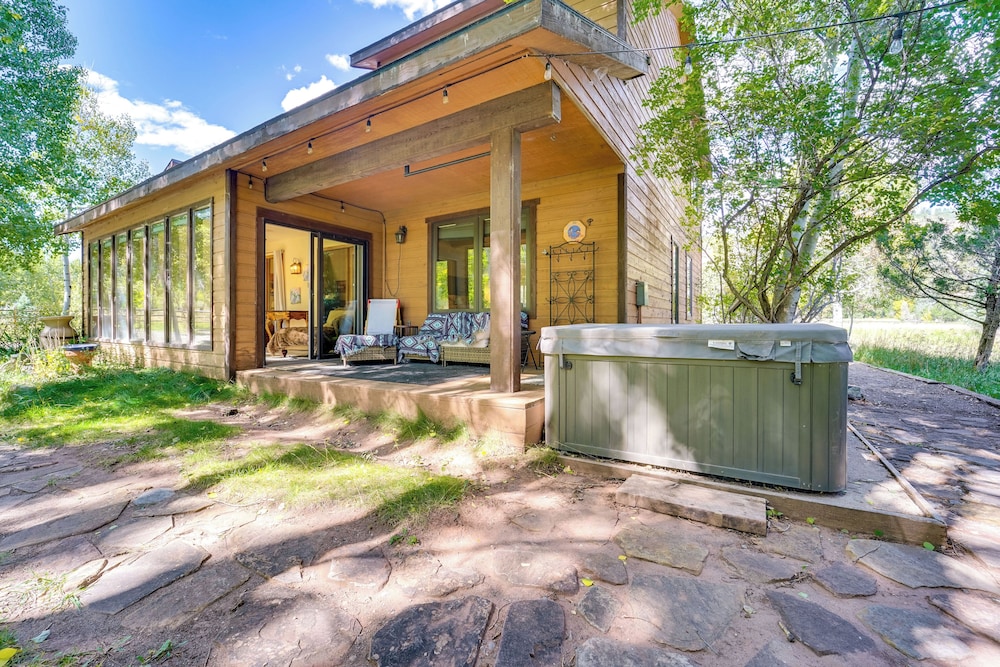 Dog-friendly Home W/ Hot Tub & Decks In Durango! - Durango, CO