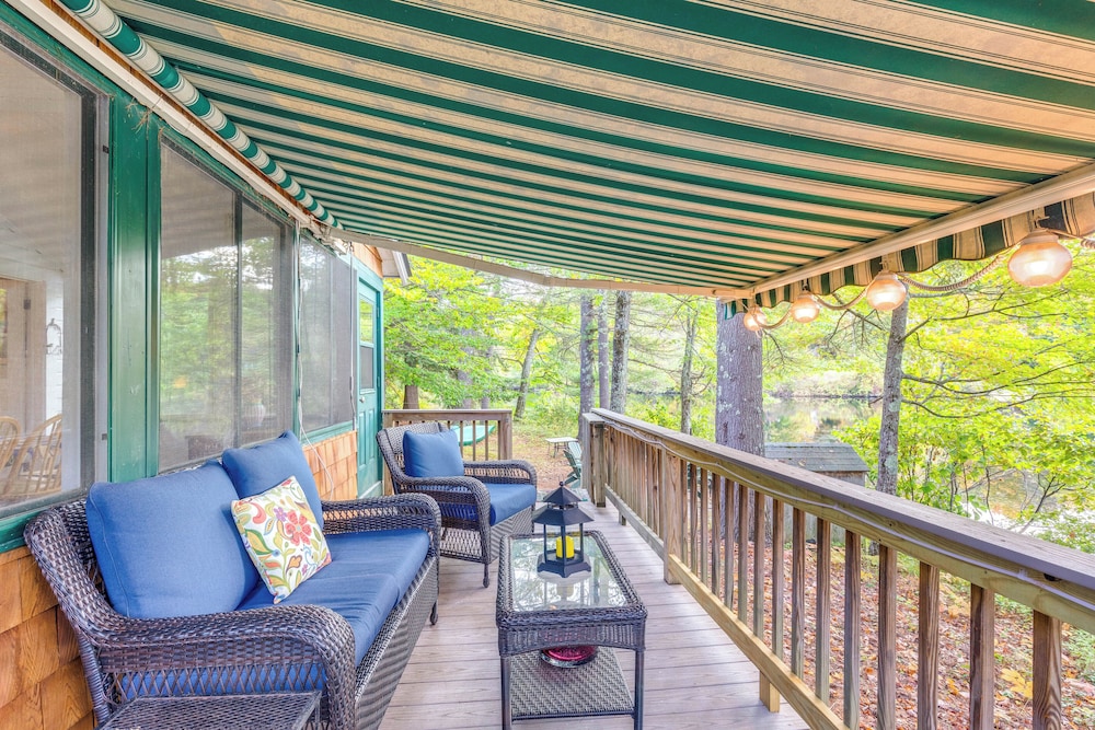 Idyllic Lakefront Cottage Near Mount Sunapee - New Hampshire