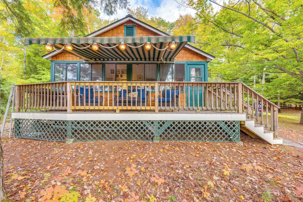 Idyllic Lakefront Cottage Near Mount Sunapee - New Hampshire (State)