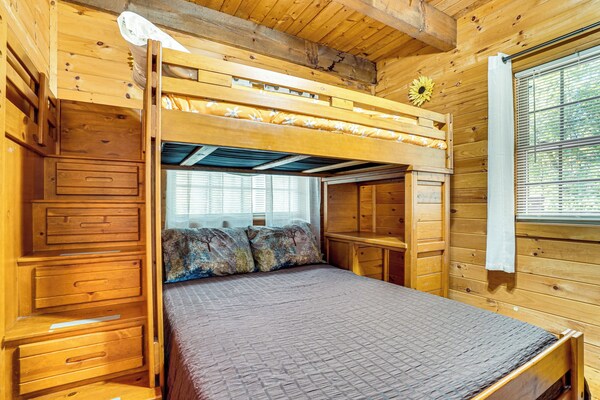 9 Mi To Lake Burton: Cabin W/ Deck Near Helen - Moccasin Creek State Park, Clarkesville