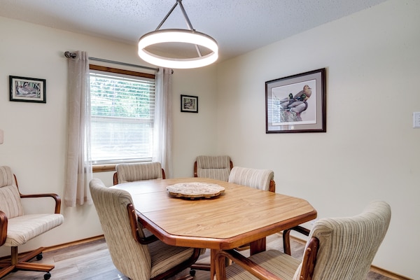 Lakefront College Station Home Near Texas A & M! - College Station, TX