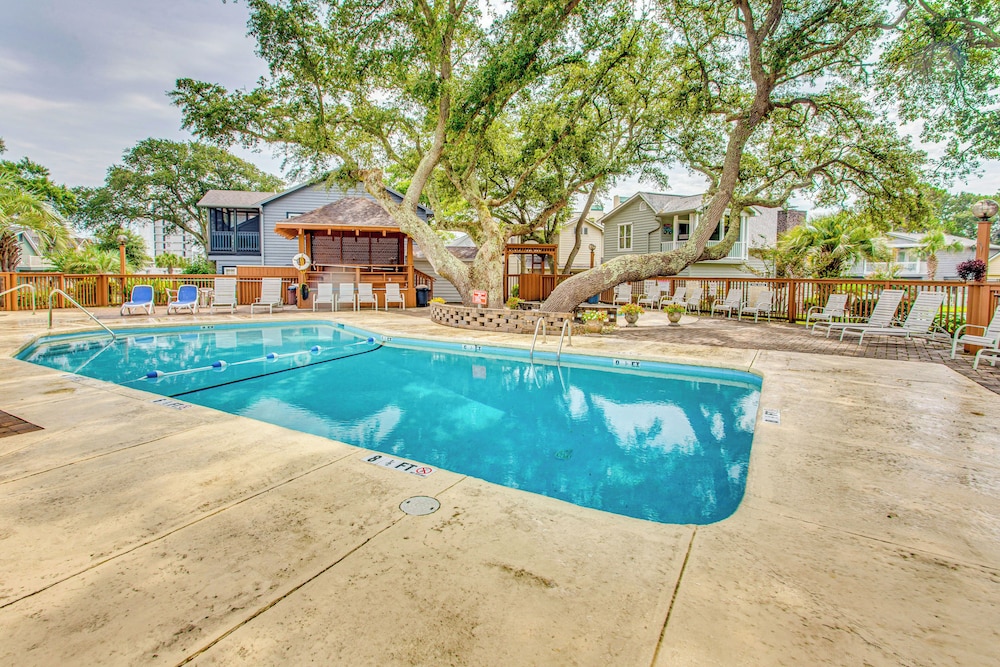 North Myrtle Beach Home 2 Blocks To Ocean! - North Myrtle Beach, SC