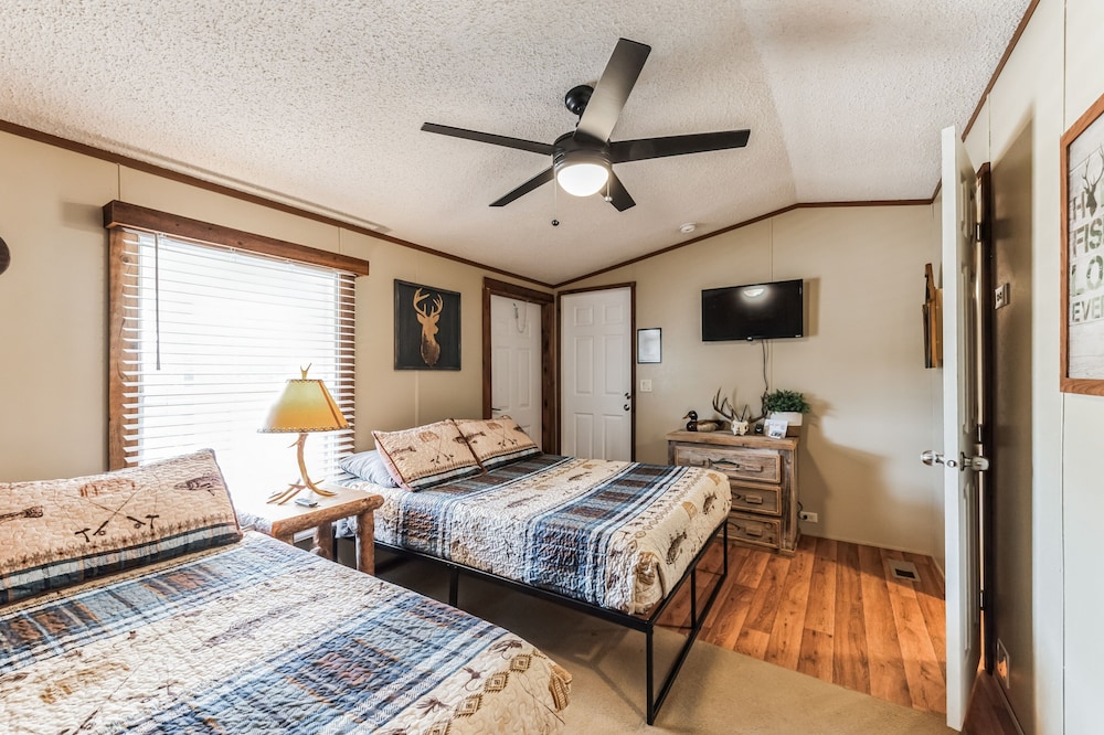 Gone Fishin' - 1 Bedroom Hotel Room By The Lodges At Fossil Creek - Oklahoma
