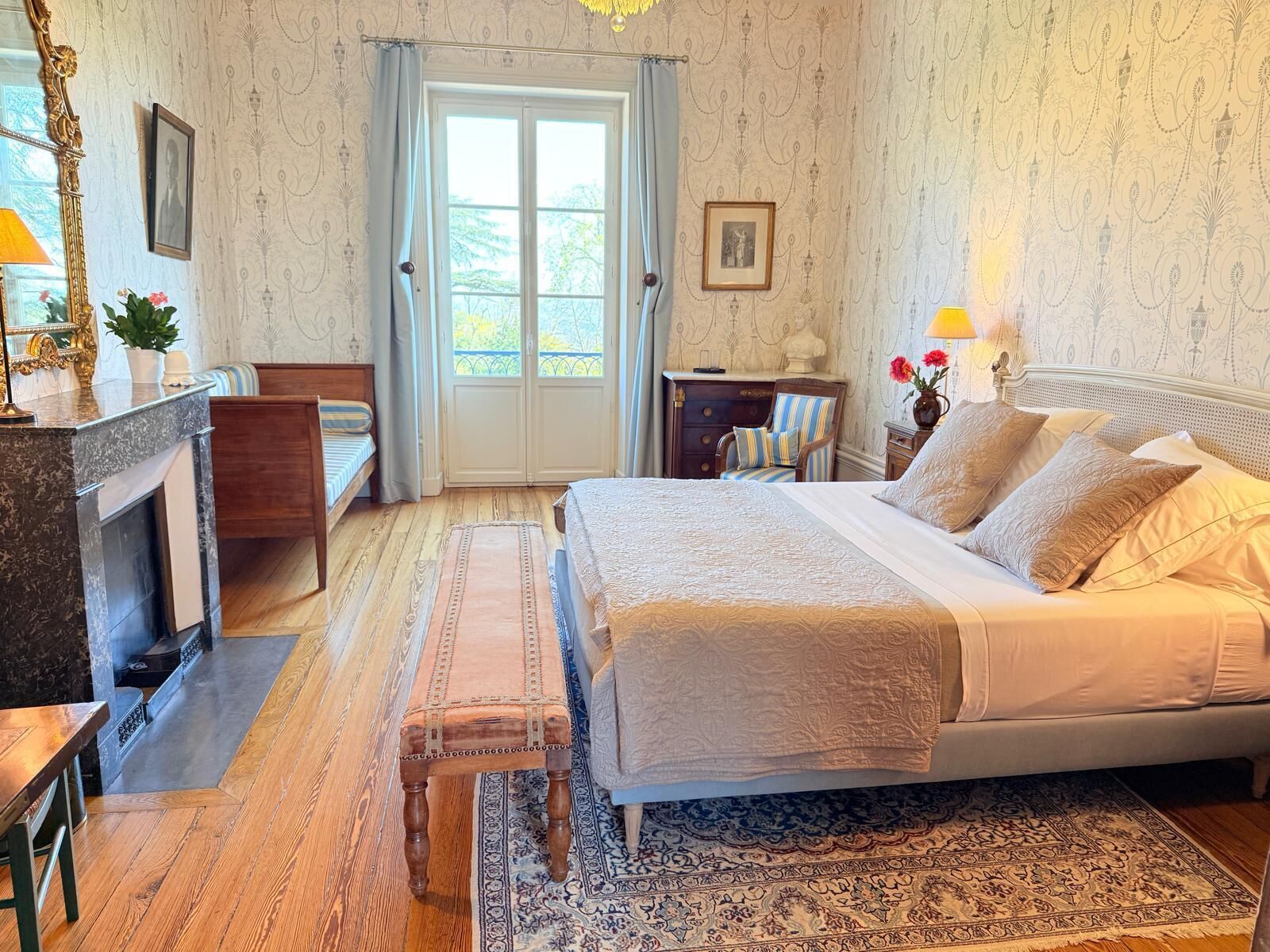 Quarto casal superior | Ferros/tábuas de passar roupa, Wi-Fi de cortesia