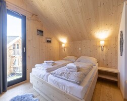 Chalé | 2 quartos, com mobília individualizada, roupa de cama fornecida 