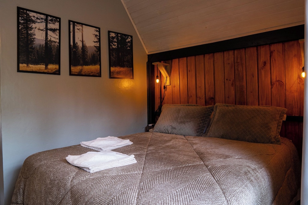 Haere Tonu Cabin with Hot Tub - Benedito Novo | Vrbo