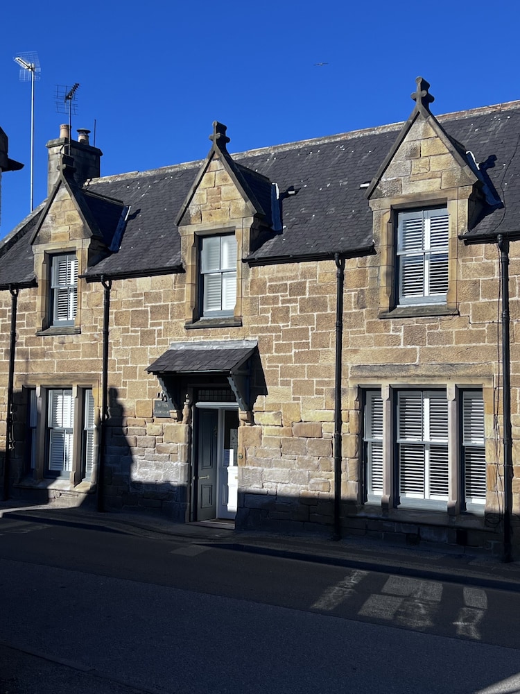 No. Ten Guesthouse - Tain