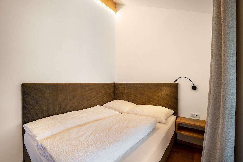 Ferienwohnung 'Linderhof Cima' Mit Bergblick, Gemeinschaftspool Und Wi-fi - Brixen