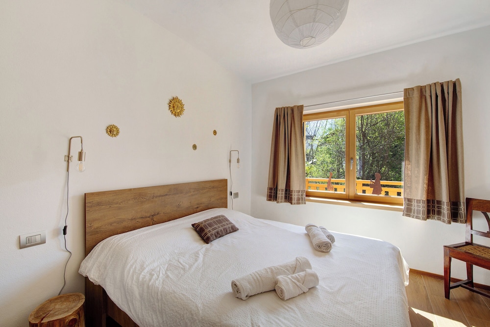 Room '1- Nene Cristina' With Shared Terrace, Private Garden And Wi-fi - Pieve di Cadore