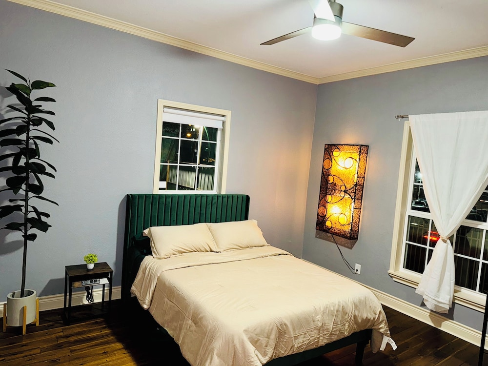 3-bedroom Cozy House In Dallas With Wifi, Ac. Enjoy Your Stay - Dallas, TX