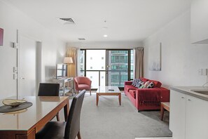 Apartamento | Área de estar | TV 42 polegadas com canais digitais