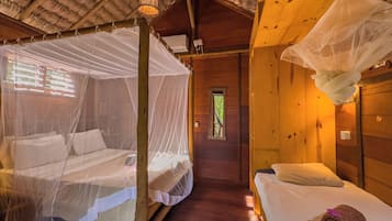 Chalé conforto, vista para o jardim | 1 quarto, quartos à prova de som, Wi-Fi de cortesia