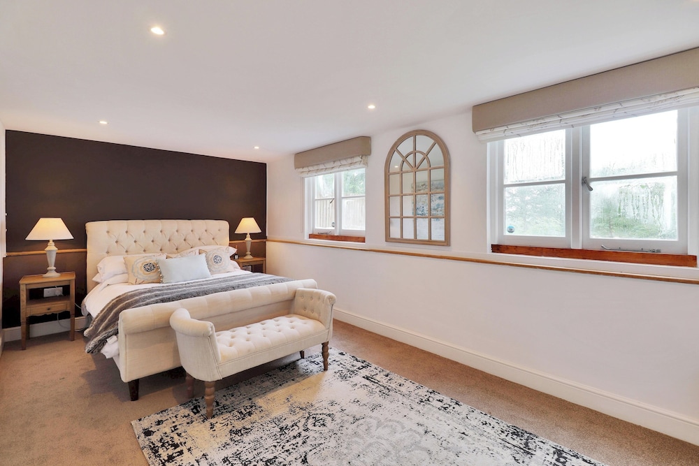 Pass The Keys | Lovely Countryside Barn Conversion Cottage - West Sussex