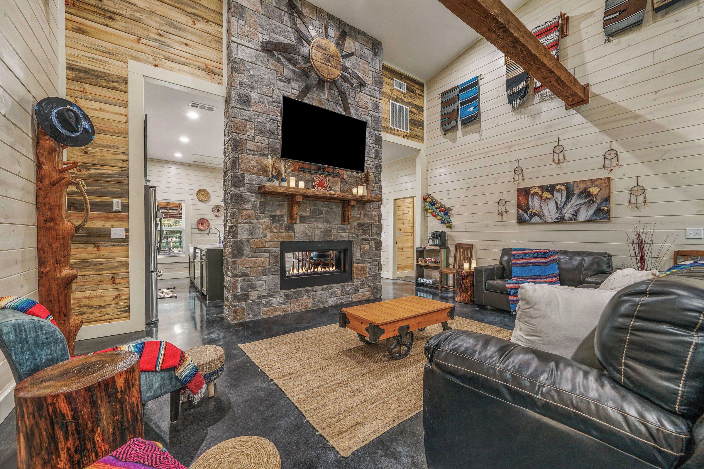 Navajo Rug-creek/ Hot Tub/ Playground/ Firepit/ Swing Bed/ Grill/ Pet Friendly - Oklahoma