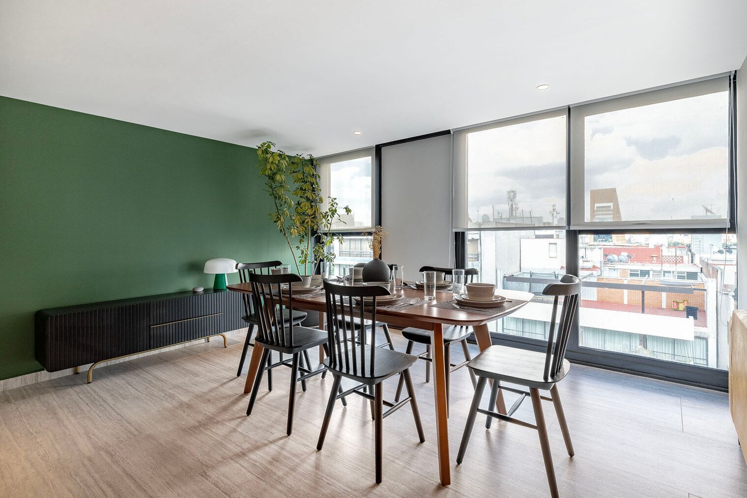 Apartamento Superior | Sala de estar | Televisor 